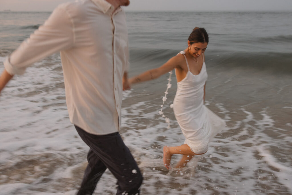 Perfect Beach Engagement Photos on the East Coast ...