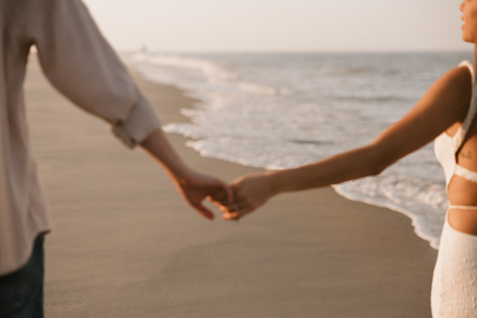 Perfect Beach Engagement Photos on the East Coast ...